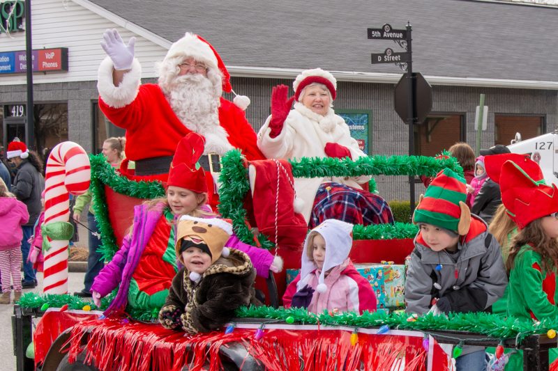 Christmas Parade – December 6 12 Noon – South Charleston CVB